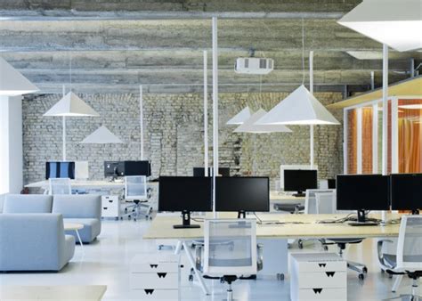 Inblum Architects Designs Wix Offices With Glazed Meeting Rooms