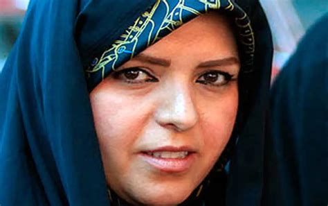 عکس جنجالی از نعیمه اشراقی ، نوه امام خمینی در ماشین سوپر میلیاردی اش