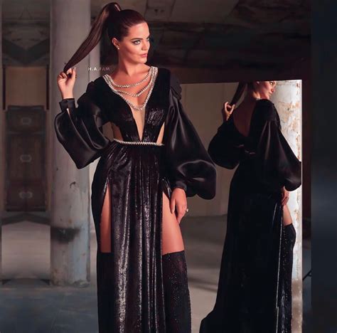 Pin By Elena Garcia On TFG PERSONAJES Turkish Fashion Fashion Formal Dresses Long