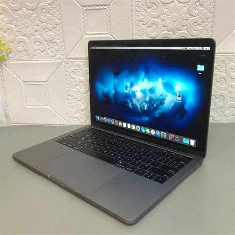 Jual Macbook Pro Retina Ram Gb Ssd Gb Touchbar Inch Intel Core I Core I Mulus