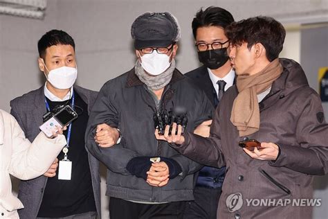 문재인·유시민·이준석 수거 ‘노상원 수첩에 판사·종교인·연예인 등 500명