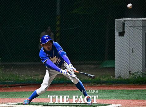 삼진 당해도 즐겁게한스타 연예인 야구 대회 출전한 김창렬 Tf사진관