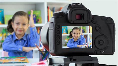 ემილიას კლიპის გადაღება სკოლაზე Youtube