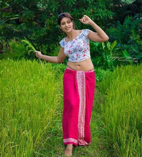 Pin By Tots On Indian Women Beautiful Curvy Women Indian Beauty