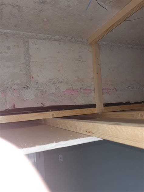 천장 보 아래에 스티로폼 지식in