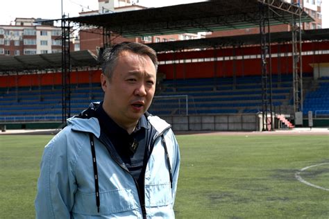 Төв цэнгэлдэх хүрээлэнгийн гадна дотор талбайн засварын ажил үргэлжилж байна