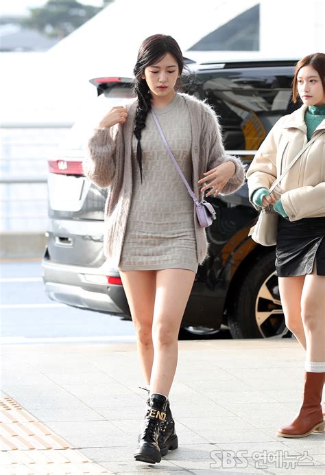 [e포토] 아이브 안유진 초미니 원피스로 사랑스럽게