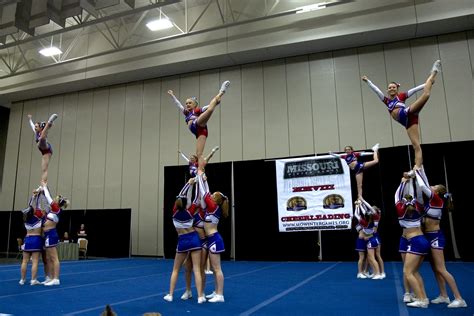 Dancing Bubbles Cheerleaders May 2009