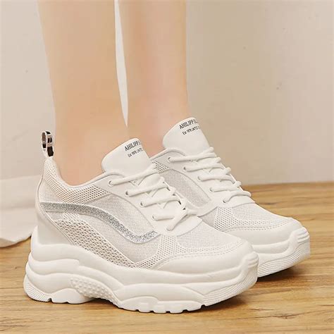 크기 35 50 좋은 새 여름 여성 패션 슬리퍼 공기 메쉬 Bling 신발 여자 높이 증가 뒤꿈치 소녀 플랫폼 플립 퍼여성 경량 신발 Aliexpress