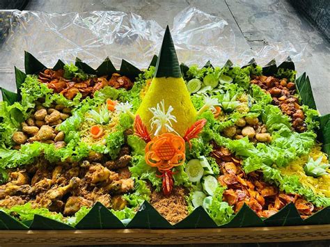 Nasi Tumpeng
