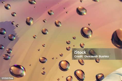 홀로그램 효과의 아름다운 추상화 팬텀 노란색 컬러 라이트 워터 드롭 디자인에 대한 배경 패턴입니다 매크로 사진 보기 0명에 대한 스톡 사진 및 기타 이미지 Istock