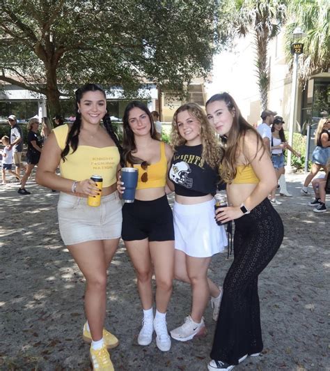 College Girls [4] R Pickone