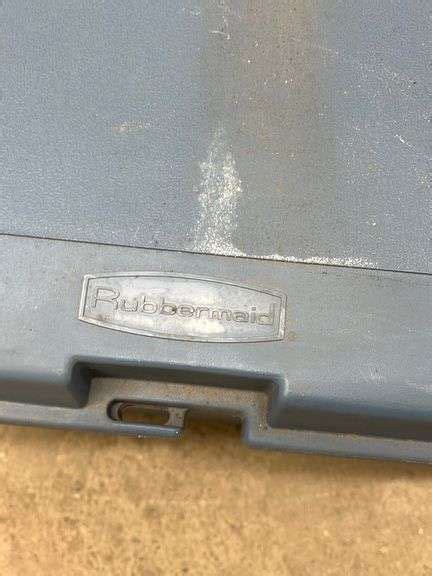 2 Large Locking Storage Containers Up To 31w Both Great Albrecht Auction Service