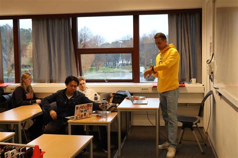 Nye Regler Skal Være Forskjell På Elev Og Lærer