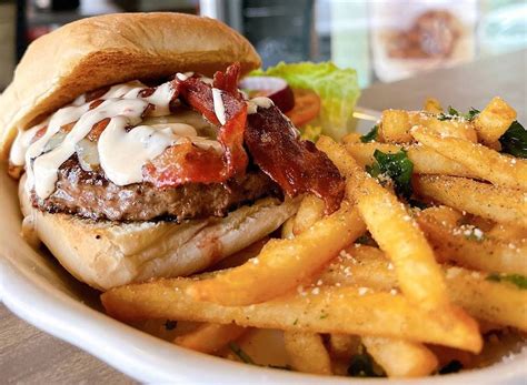 7 Best Burger Joints In Jacksonville That Are Bun In A Million