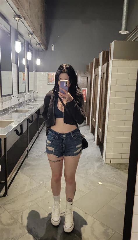 Do you like my outfit? 🤗 : r/SFWNextDoorGirls