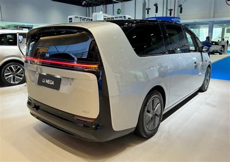 First Look Review The Li Mega Electric Minivan Is A Bullet Train For The Road