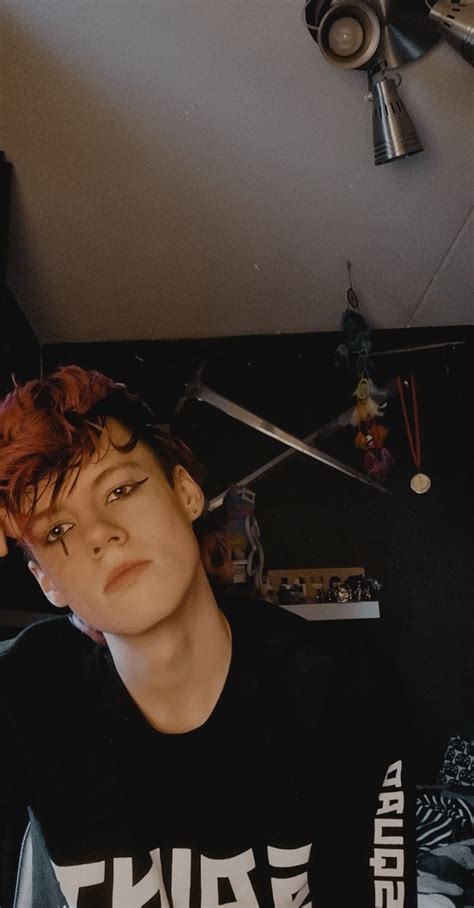 First Time Showing My Face Here R NonBinary
