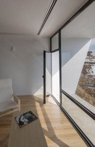 Iranian House By New Wave Architecture Is Three Stacked Boxes
