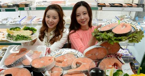 구이용 연어 스테이크가 100g에 990원