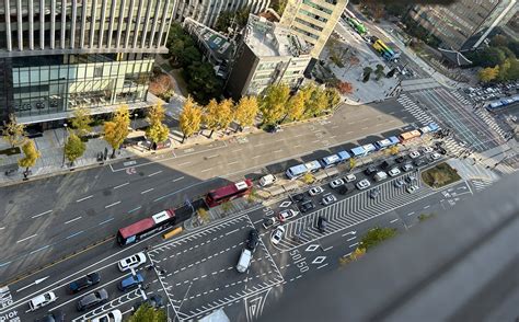 Siren On Twitter 대통령 서울 시청 합동분향소 왔다 가시는 통에 세종로 사거리 차량 통제 그 사이에 서대문에서