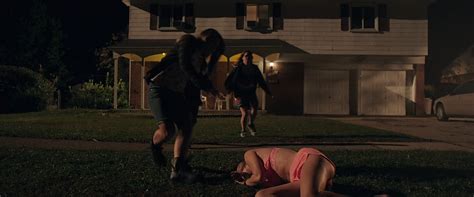 Naked Maika Monroe In It Follows