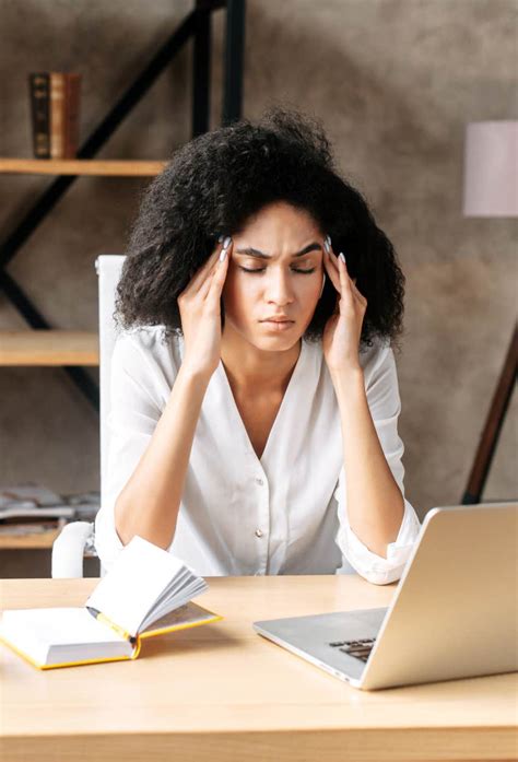 5 Highly Praised Work Habits That Eventually Lead To Burnout Yourtango