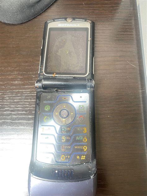 Motorola Razr V3 Not Working Mobile Phones And Gadgets Mobile Phones Early Generation Mobile