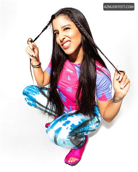 Marina Satti Feet Aznudefeet