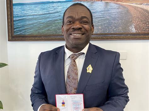 НҮБ ын Хүүхдийн Сангийн Монгол дахь төлөөлөгчийг “Эрүүлийг хамгаалахын тэргүүний ажилтан” хүндэт