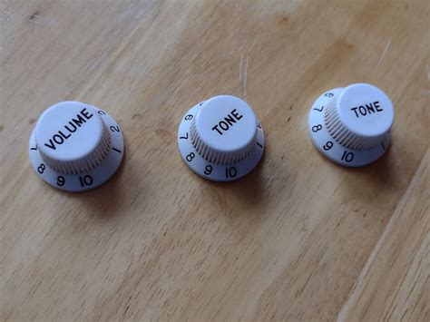 Master Relic 50s Aged White Bakelite Knobs For Fender® Reverb