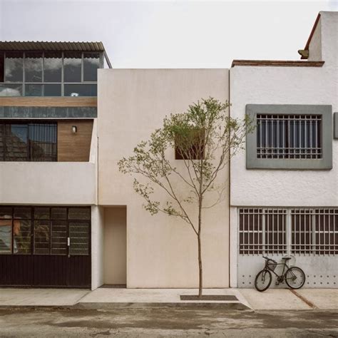 Ludwig Godefroy Creates Brutalist Cube Shaped Home In Mexico