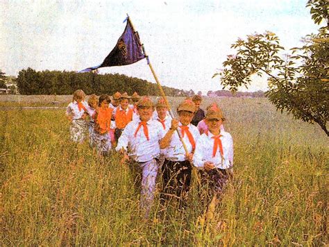 Thälmannpioniere Ddr Kinder Jungpioniere Freie Deutsche Jugend Ddr Pioniere Couple Photos