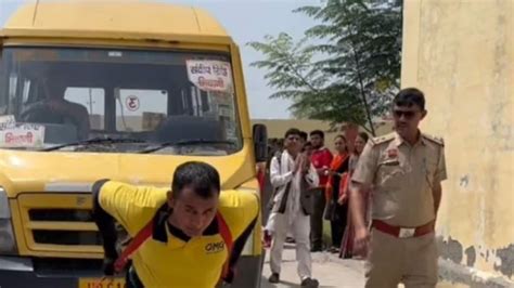 ‘steel Man Of Haryana Bijendra Singh Sets New Record By Lifting 10 Kg With Eyelids Viral News