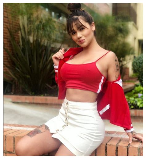 Cintia Cossio Sin Ropa Donde Se Le Ven Los Senos La Mega