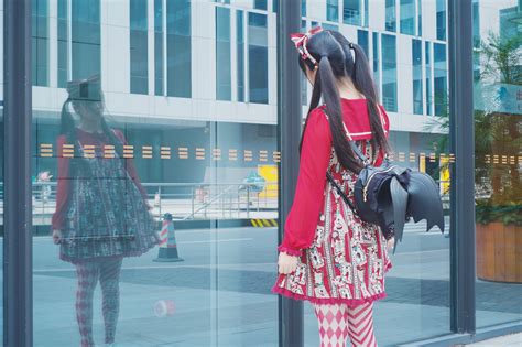 图片素材 女孩 可爱 Fujifilm 模式 弹簧 红 颜色 时尚 蓝色 服装 购物 外衣 连衣裙 设计 日本 35mm 快照 不露面 广州 动漫