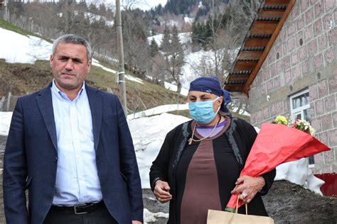 გმირი ჯარისკაცების დედებს ხულოს მერმა დედის დღე მიულოცა Kvira Ge