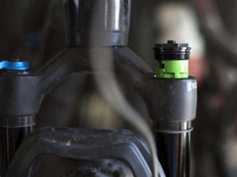 Suspensi Fork Sepeda Rockshox Sepeda Me