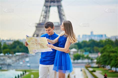 儿童 异性恋 巴黎 自然美 纪念碑 水平画幅 女朋友 投卡德侯区 伴侣 户外