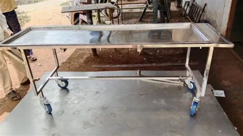 Stainless Steel Oil Massage Table at ₹ 25000/piece | Massage Tables in ...