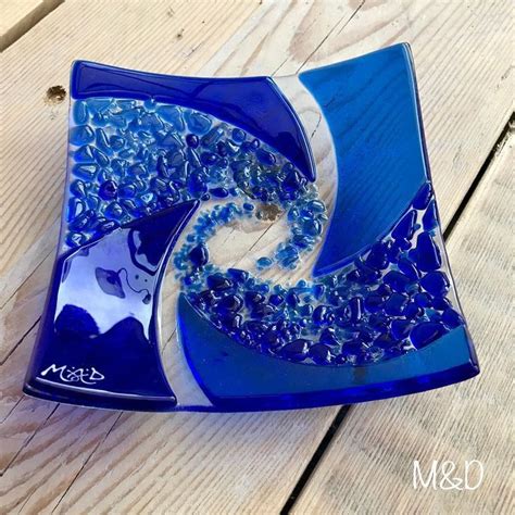 Pin On Vidrio Fused Glass Bowl Fused Glass Ornaments Fused Glass Dishes