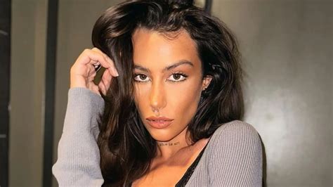 Tóth Andi Ismert Férfi Mellett Tűnt Fel Origo