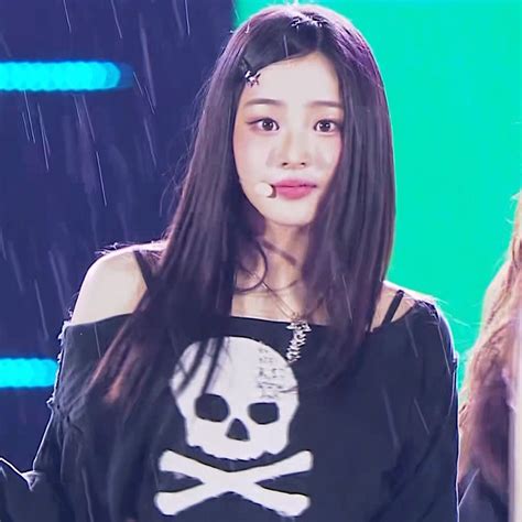 Pin By Ve On New Jeans South Korean Girls Korean Girl Groups Girl