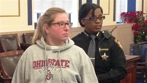 Ex Teacher Reports To Prison For Sex With Student