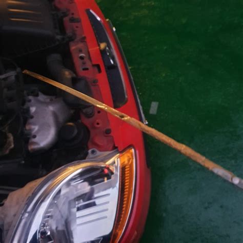 엔진오일 게이지 찍어봤는데 거품 찌꺼기 이게 유화현상인가요 지식in