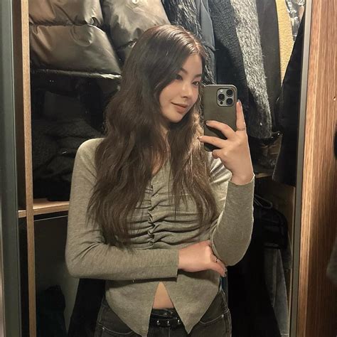 평택미용실 허쉬펌 레이어드펌 레이어드컷 ᝣ 엇던 원장 우연정 오랜만에 올리는 그놩😊 빈티지펌 느낌나는 자연 곱슬 그치만 이렇게도 펌 연출 가능해요😆