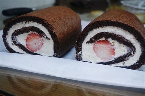 쇼콜라 딸기 생크림 롤케이크