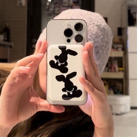 168cm케이스 맥세이프 보조배터리 블랙 래빗 마그네틱 자석 아이폰 15 14 탈부착 충전 에어패드 무선 미니 휴대폰 충전기 일체형 휴대용 보조배터리 여행 선물 커플 우정