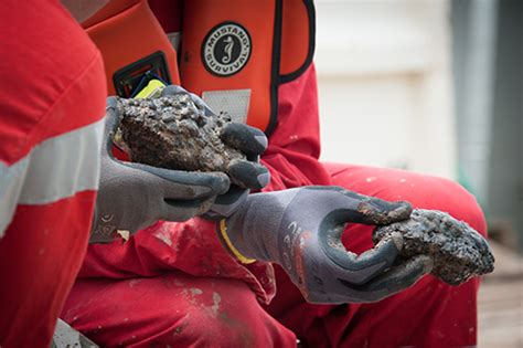 Global Sea Mineral Resources Receives Transocean Investment