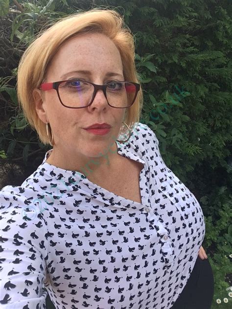 Tw Pornstars Curvy Claire Twitter Been Out Recording At The Lazy